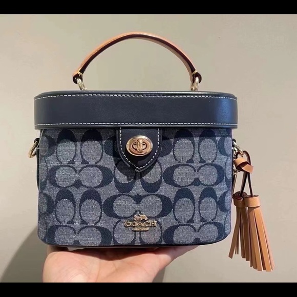 Coach | Bags | Coach Kay Crossbody In Signature Chambray | Poshmark